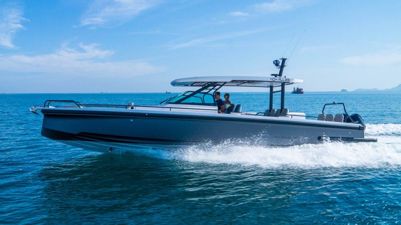 The Axopar 37 Sun-Top or Cross Cabin? - Southeast Asia Boats For Sale ...