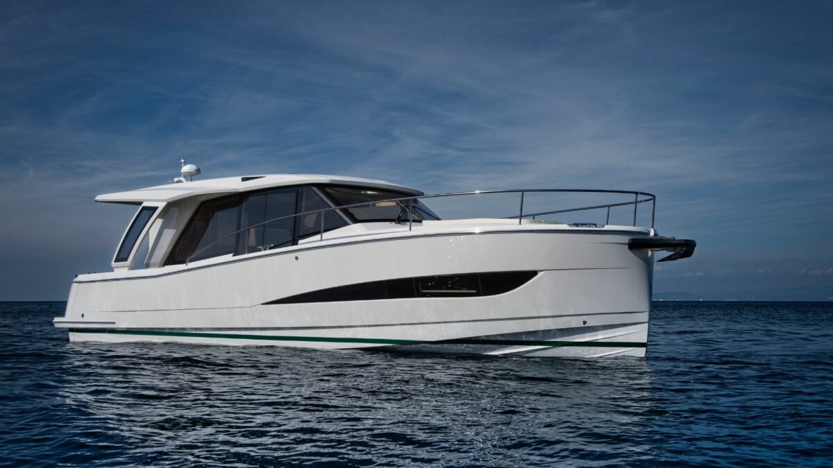 Greenline 48 Coupe - Southeast Asia Boats For Sale - Derani Yachts